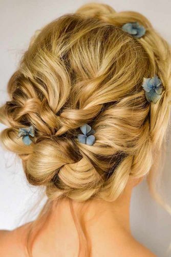 60+ Great Hair Updos For Christmas