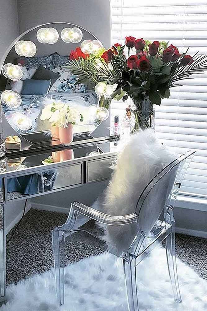 Makeup Vanity Table Ideas To Assist Your Makeup Routine | Glaminati.com