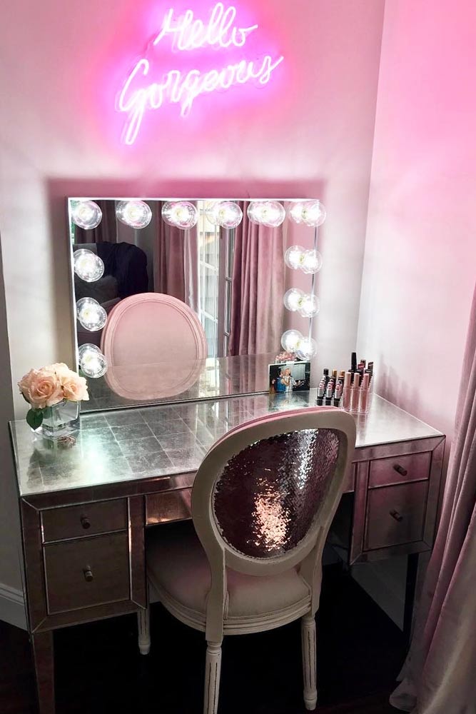 Makeup Vanity Table Ideas To Assist Your Makeup Routine | Glaminati.com