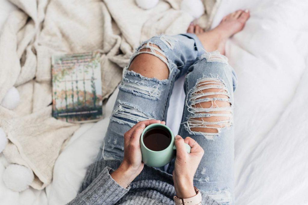 Trend Alert: Ripped Jeans for Women - Style Tips and Tricks