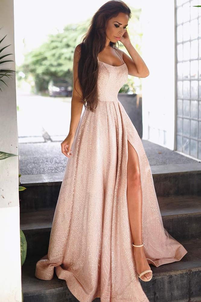 Expert Advice On How To Find The Prom Dress Of Your Dreams
