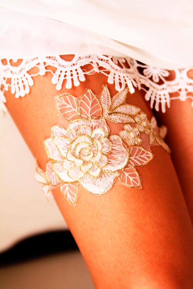 24 Elegant Wedding Garter Sets for a Charming Bride