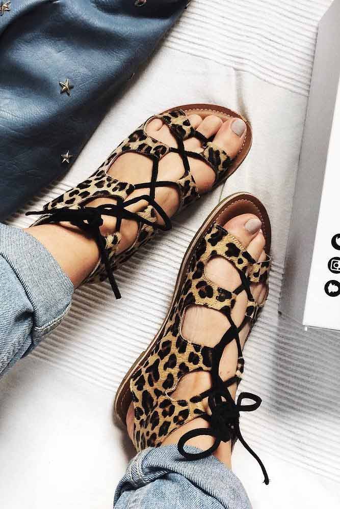 30 Designs of Strappy Sandals that Every Fashion Girl Should Try On
