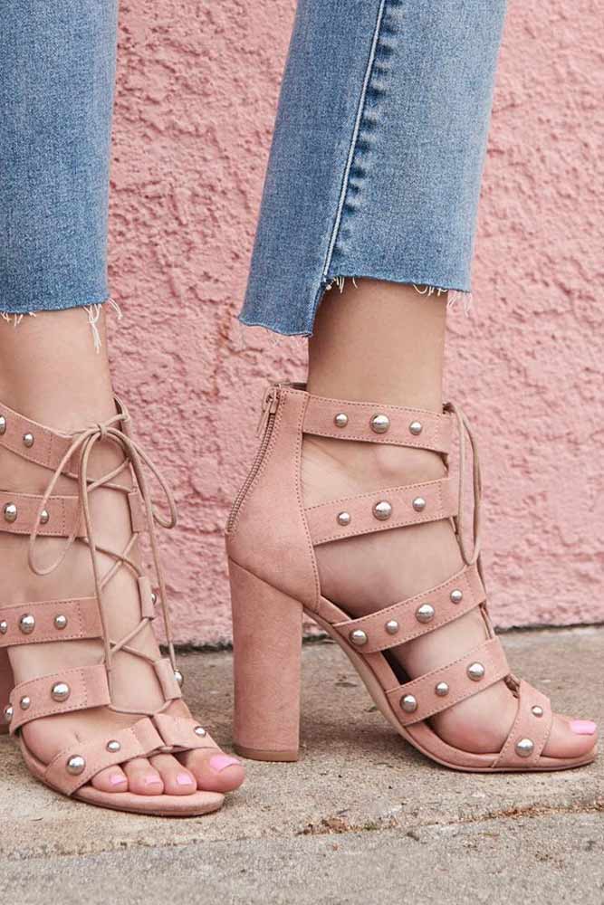 30 Designs of Strappy Sandals that Every Fashion Girl Should Try On