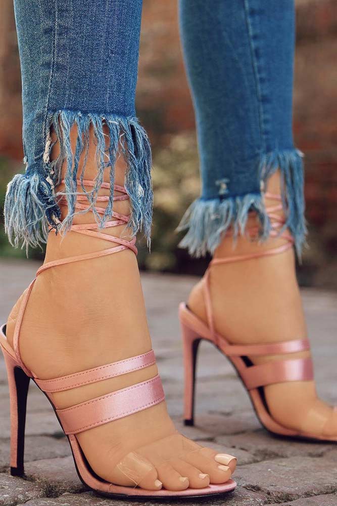 30 Designs of Strappy Sandals that Every Fashion Girl Should Try On