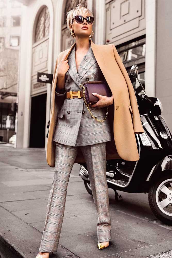 39 Power Women Suits to Look Confident at Work
