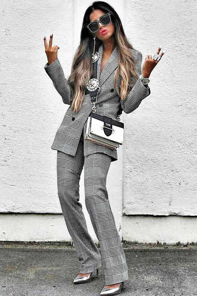 39 Power Women Suits to Look Confident at Work