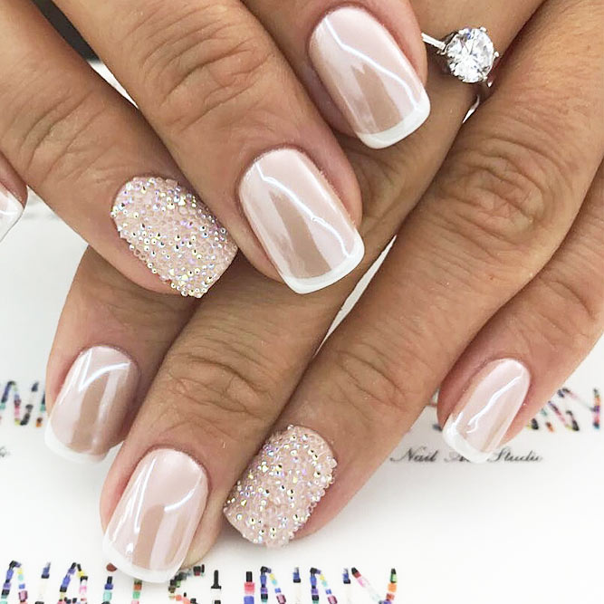 28 Fantastic Shimmer Nails That Will Steal Your Breath Away