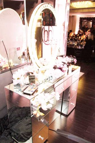 42 Makeup Vanity Table Designs To Decorate Your Home