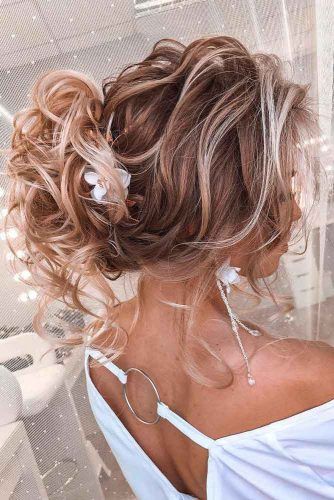 Fantastic Chignon Hairstyles For Feminine And Stylish Women