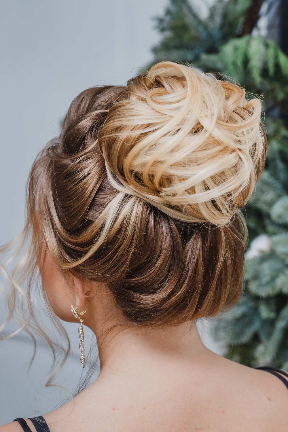 60+ Great Hair Updos For Christmas