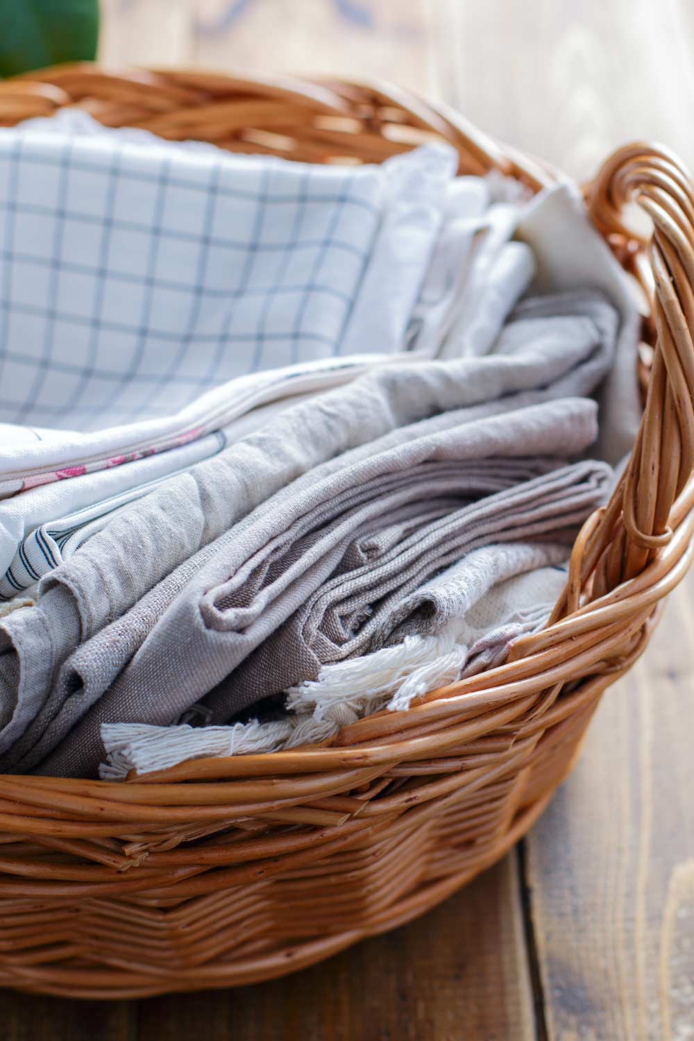 8 Tea Towel Uses To Go Sustainable