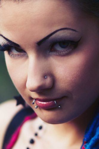 Snake Bites Piercing Guide: Do You Dare To Go This Far?