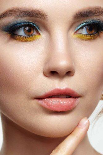 90s Makeup: The Past Trends 2024 is Willing to Revive