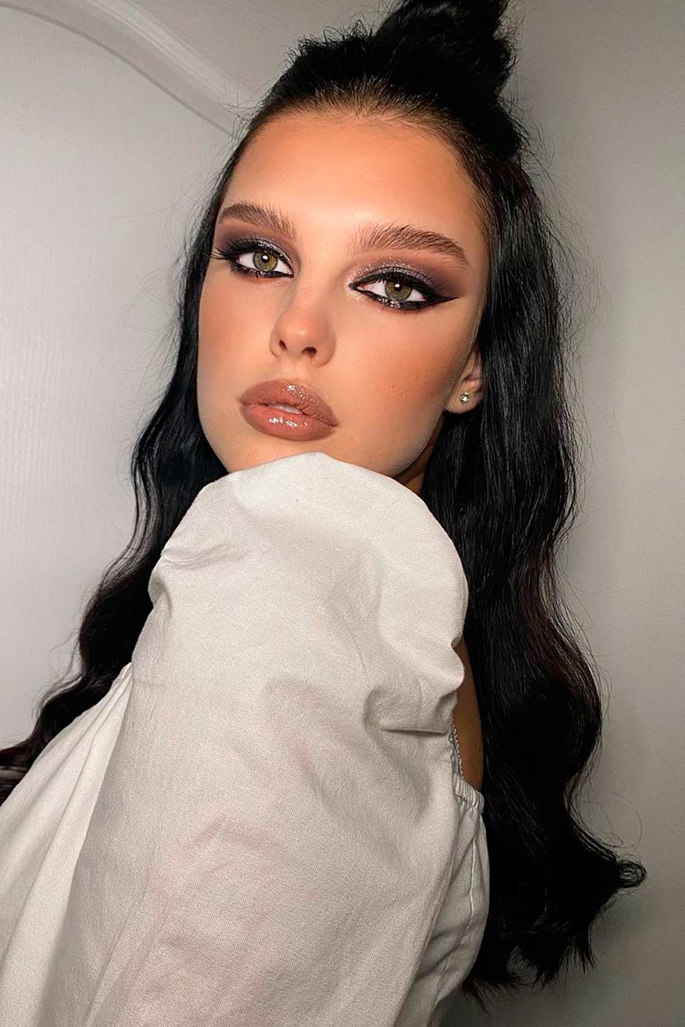 Olive Skin Tone — Which Makeup Shades to Look For?