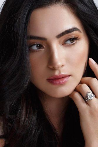 Olive Skin Tone — Which Makeup Shades to Look For?