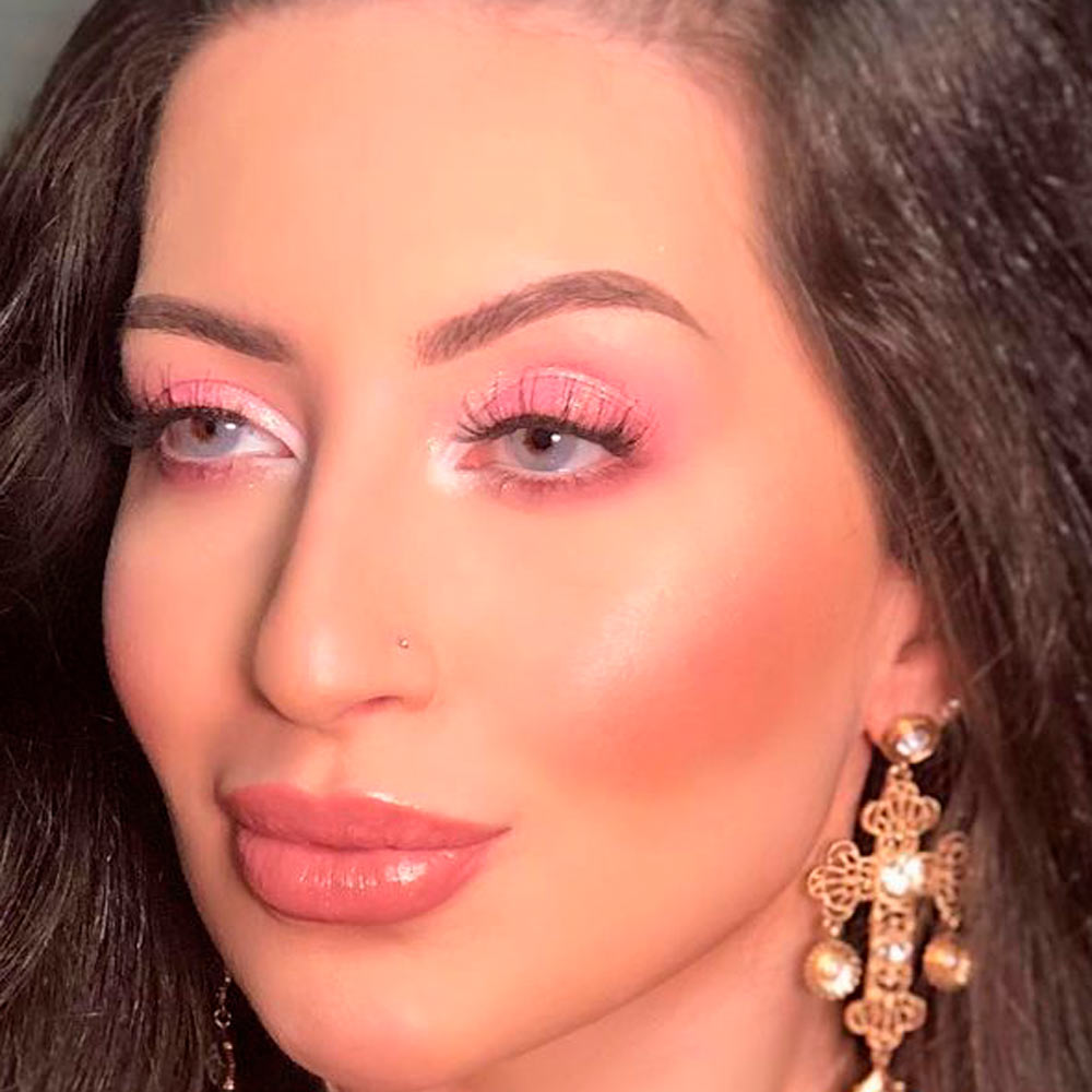 Rose Gold Makeup Ideas To Emphasize Your Femininity! - Glaminati