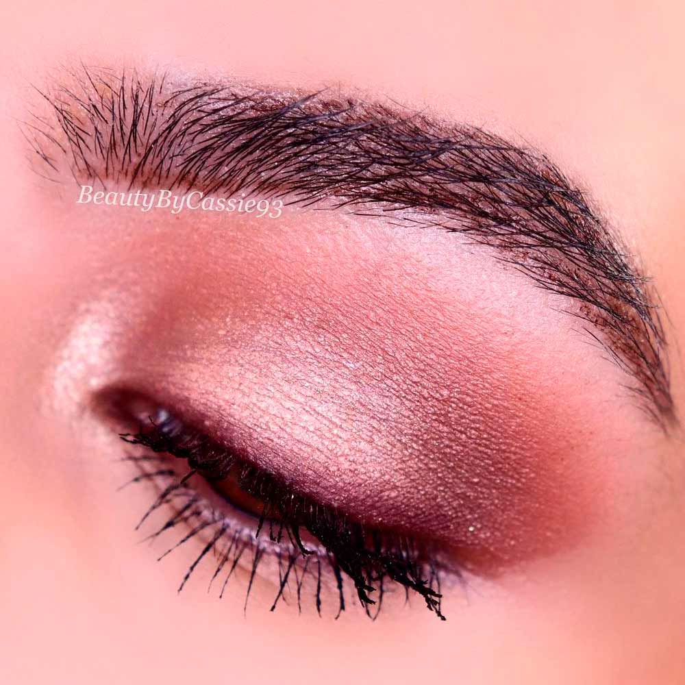 Rose Gold Makeup Ideas To Emphasize Your Femininity! - Glaminati