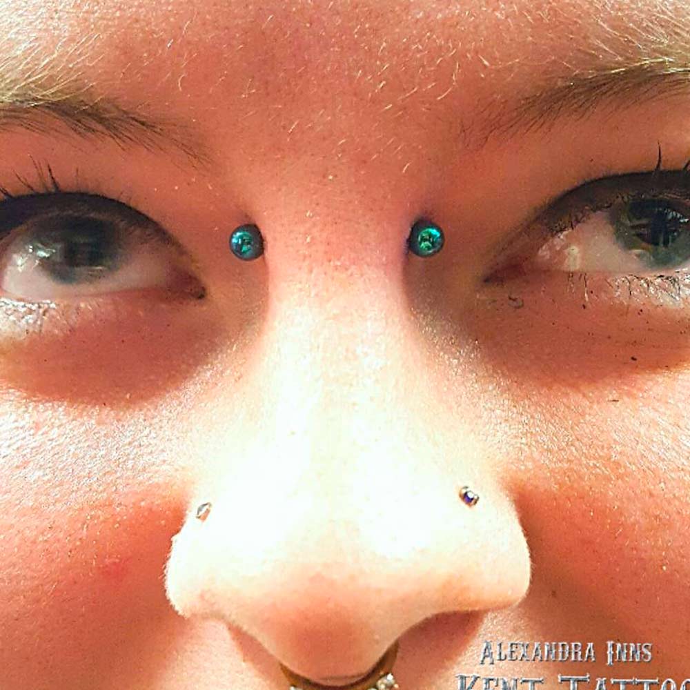 Bridge Piercing Full Guide To Get Pierced In 2022 - Glaminati