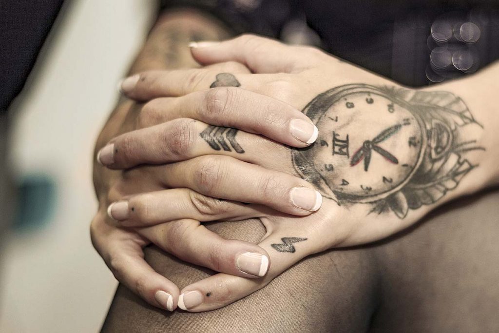 The Dreamiest Ideas Of Hand Tattoos For Women - Glaminati.com