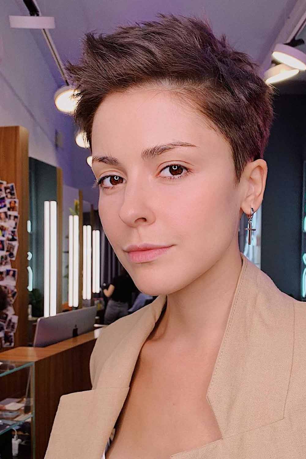 54 Short Haircuts For Women: Complete Guide