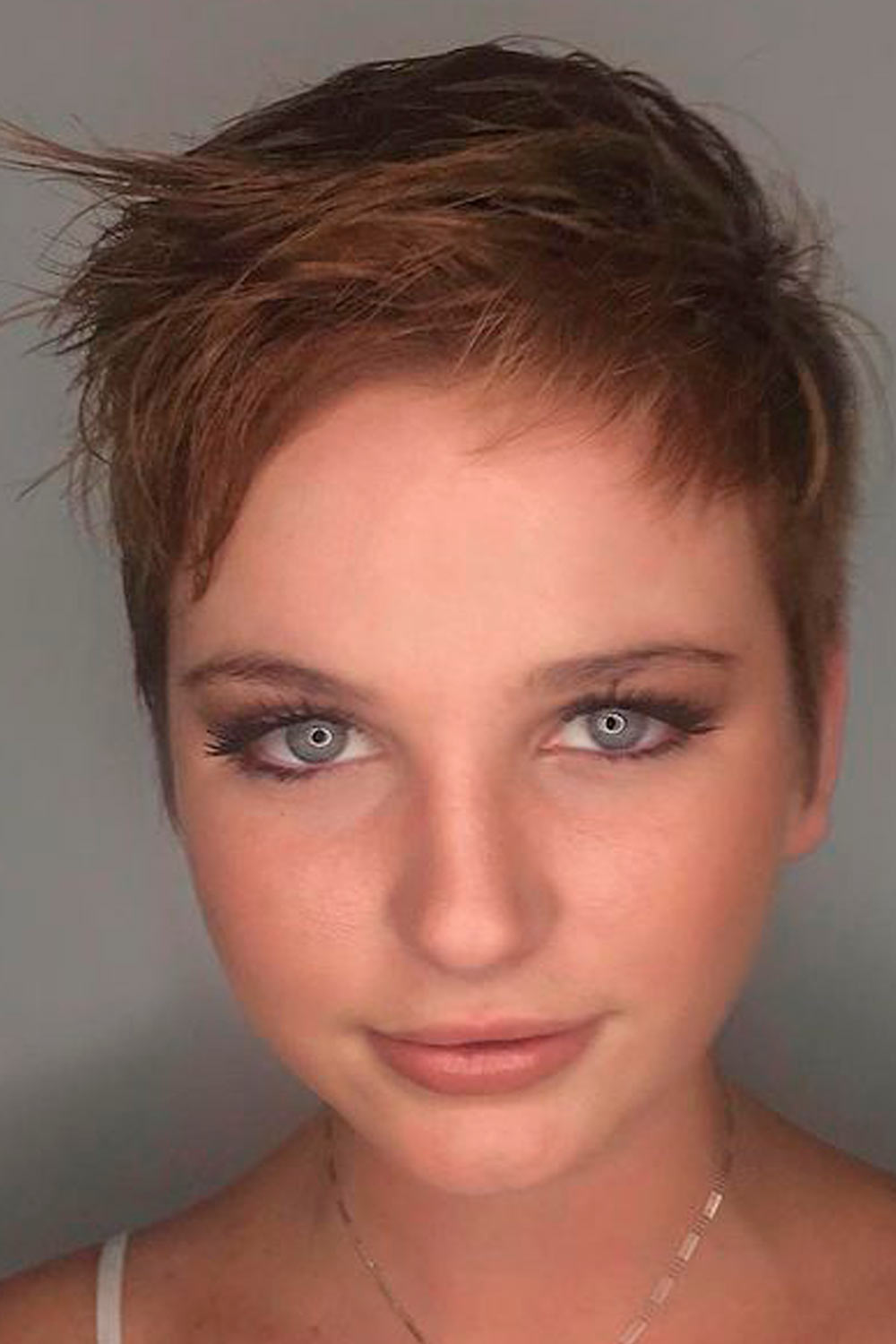 40 Beautifying Hairstyles To Mask Your Big Forehead - Glaminati