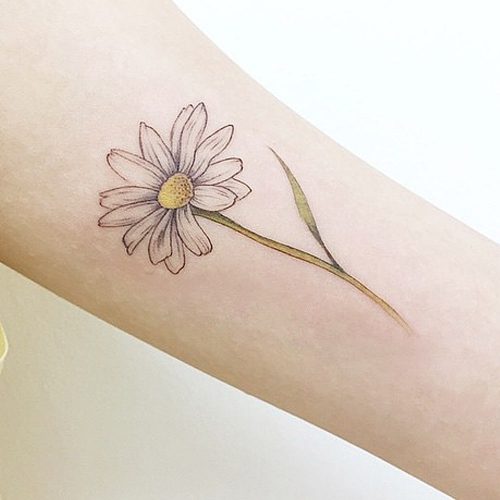 Beautiful Tattoo of a Daisy Ideas You Will Want to Copy - Glaminati