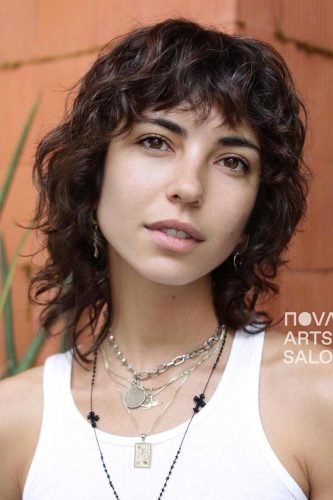 The Wolf Cut: A Modern Take on the Classic Shag