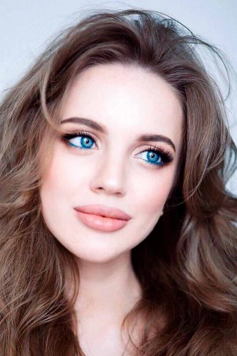 Pale Skin: All You Need to Know About Treatment and Makeup Tips