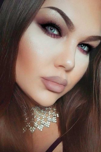 Pale Skin: All You Need to Know About Treatment and Makeup Tips