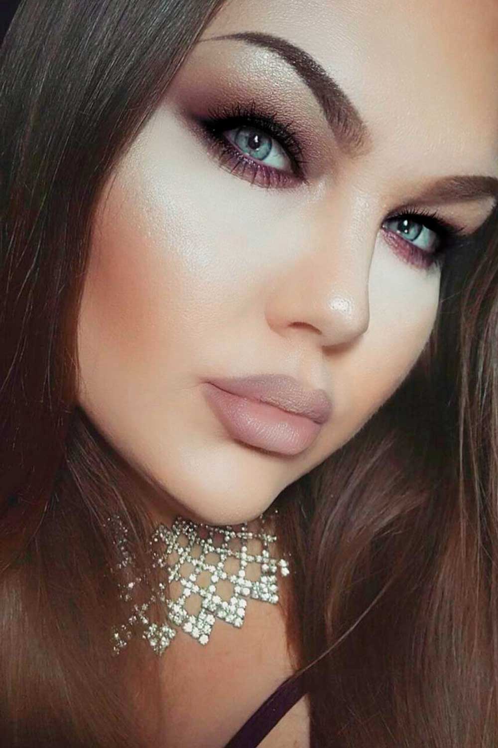 Pale Skin: All You Need to Know About Treatment and Makeup Tips