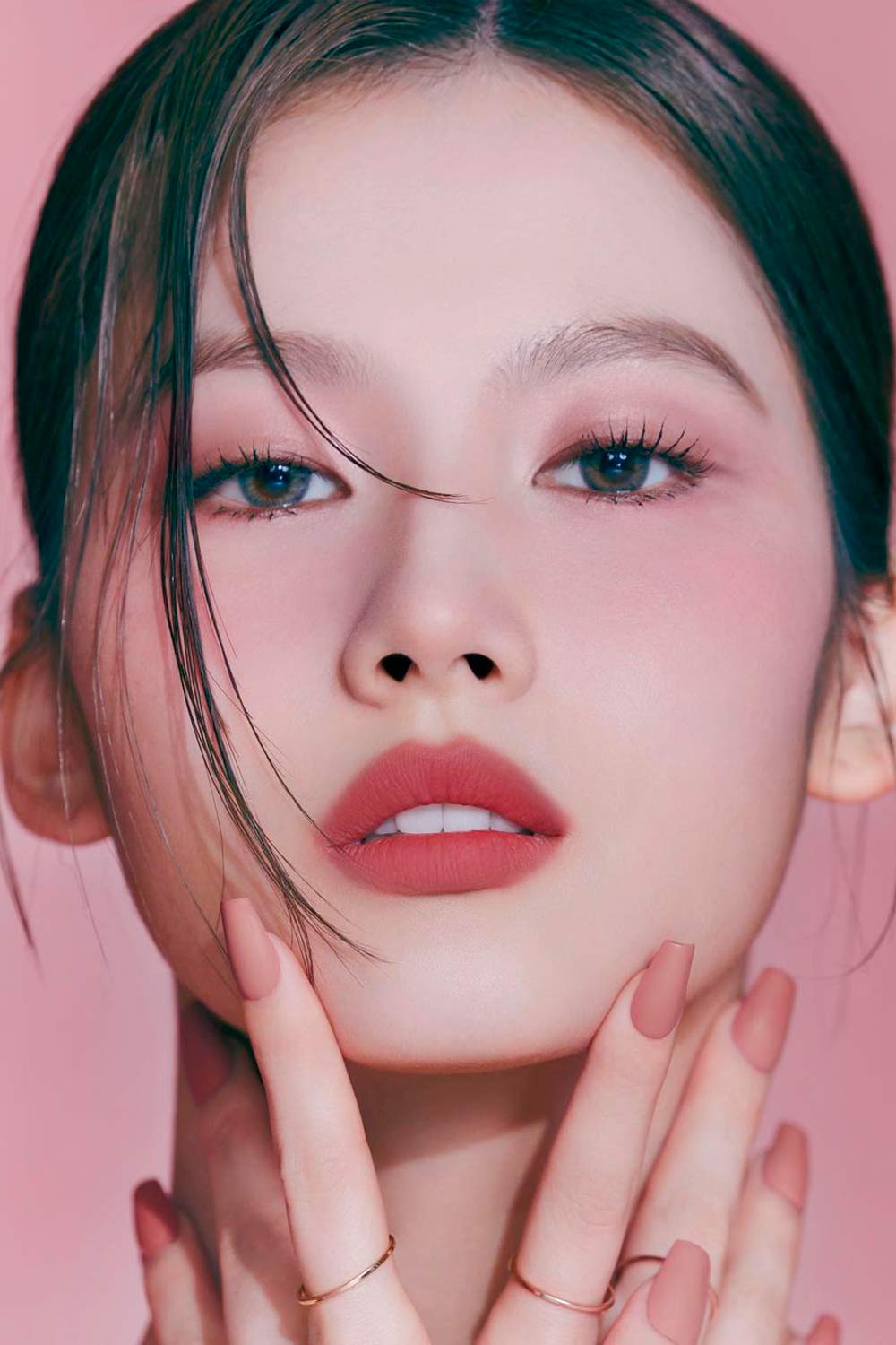 Pale Skin: All You Need to Know About Treatment and Makeup Tips