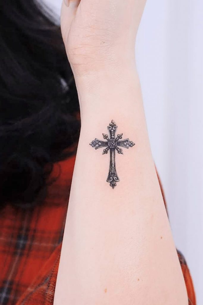 Unwavering Symbolism of Cross Tattoo and Its Versatility