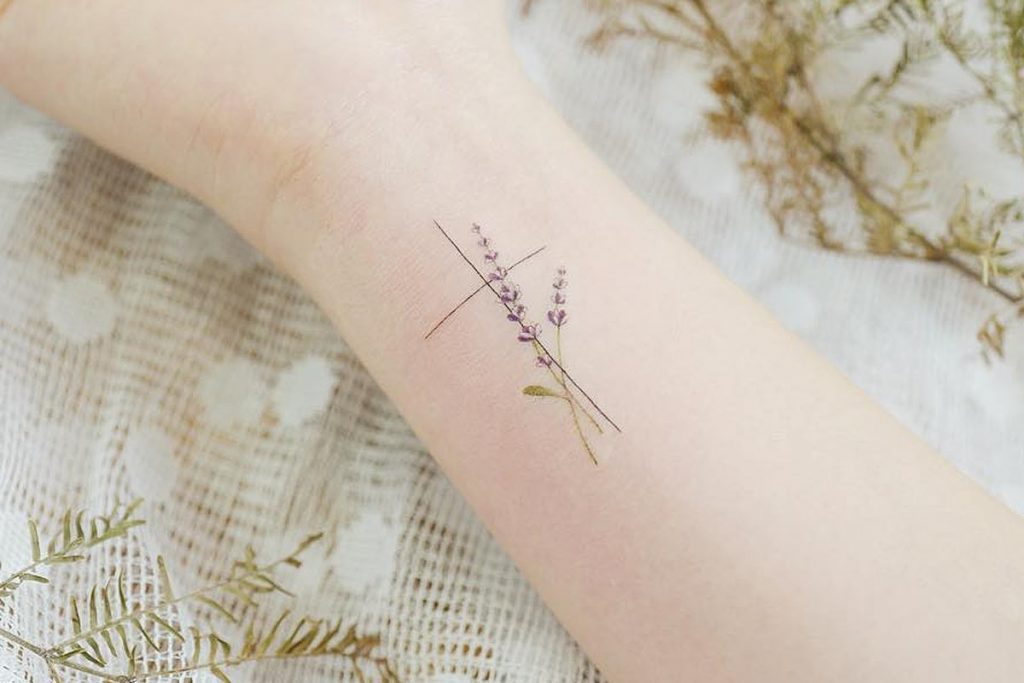 Unwavering Symbolism of Cross Tattoo and Its Versatility