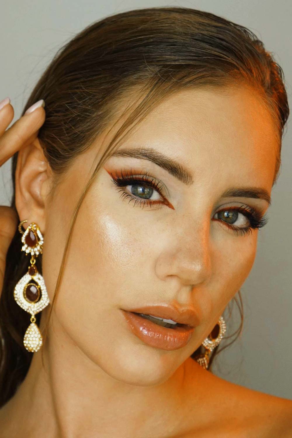 Olive Skin Tone — Which Makeup Shades to Look For?