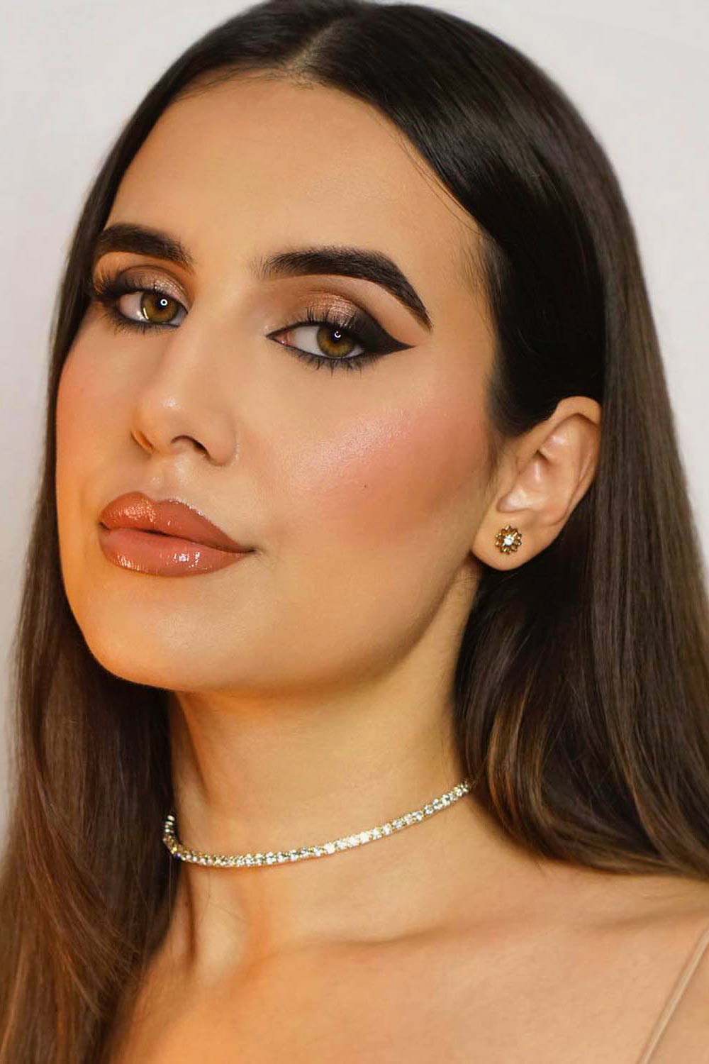 Olive Skin Tone — Which Makeup Shades to Look For?