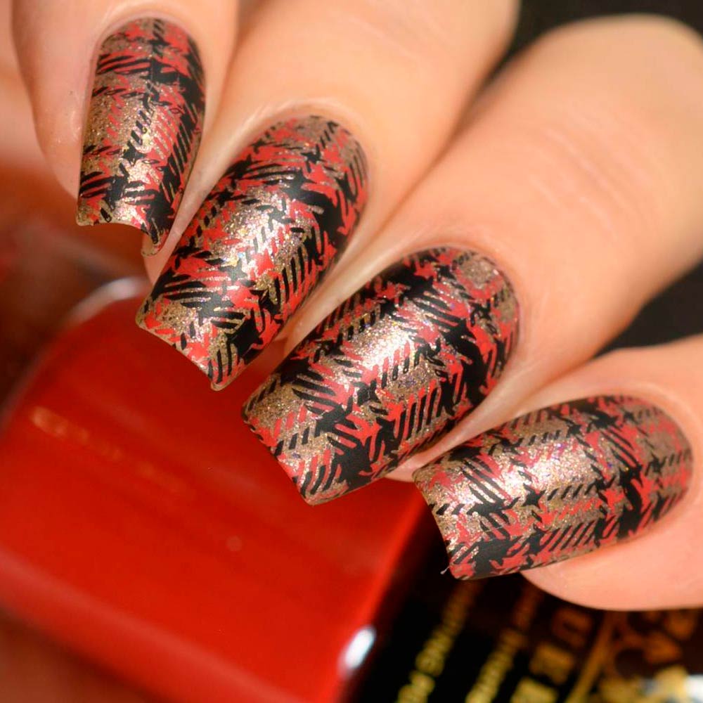 28 Fantastic Shimmer Nails That Will Steal Your Breath Away