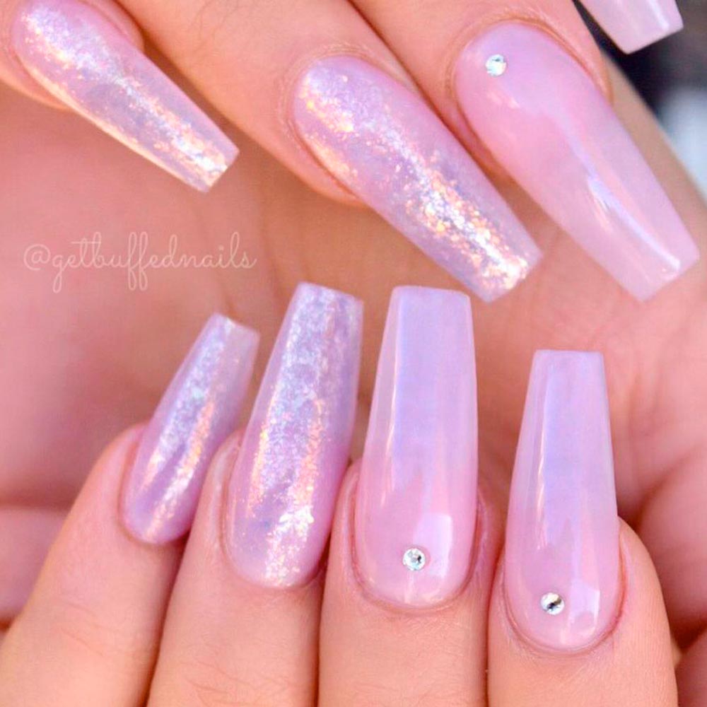 28 Fantastic Shimmer Nails That Will Steal Your Breath Away