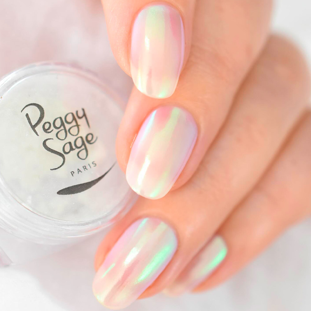 28 Fantastic Shimmer Nails That Will Steal Your Breath Away