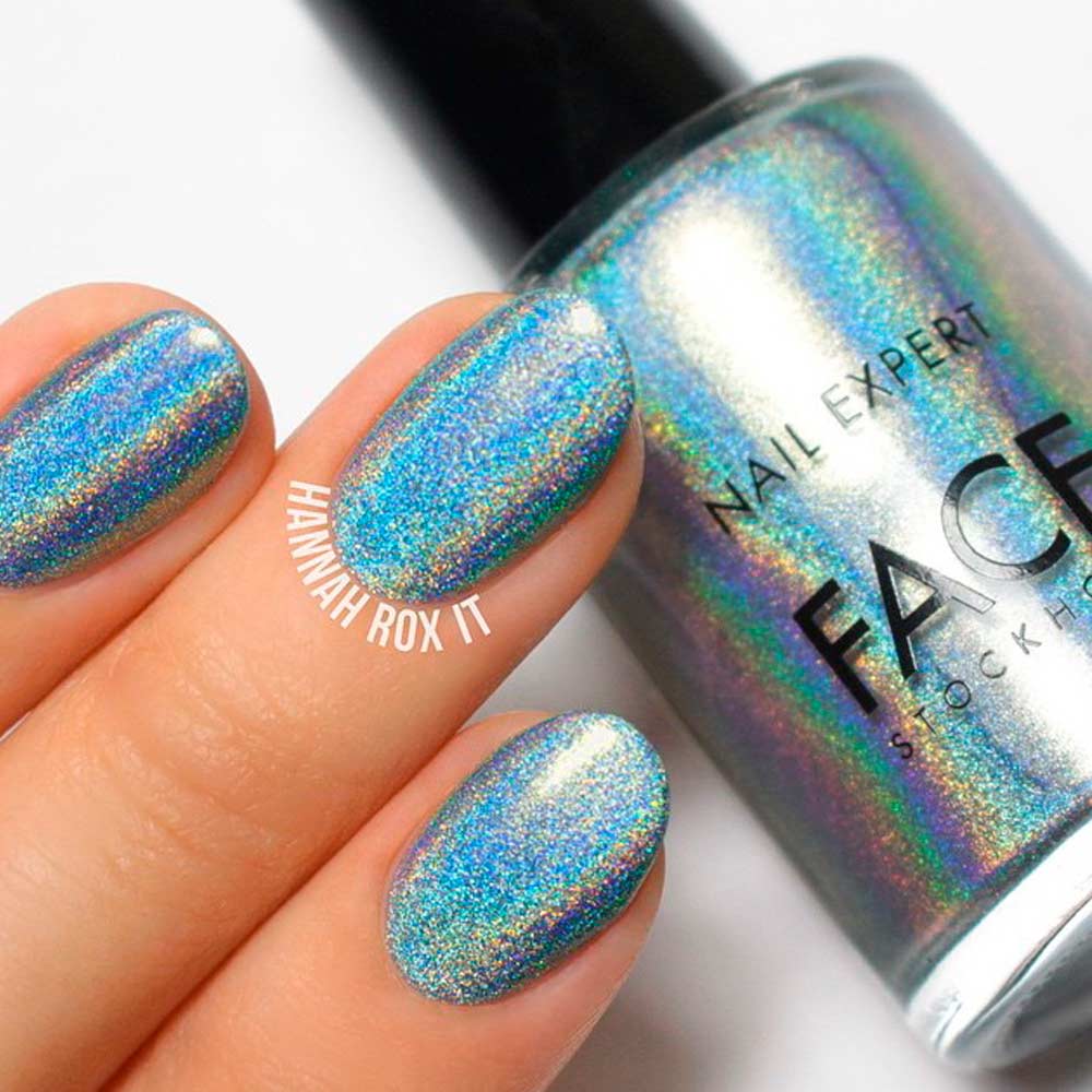 28 Fantastic Shimmer Nails That Will Steal Your Breath Away
