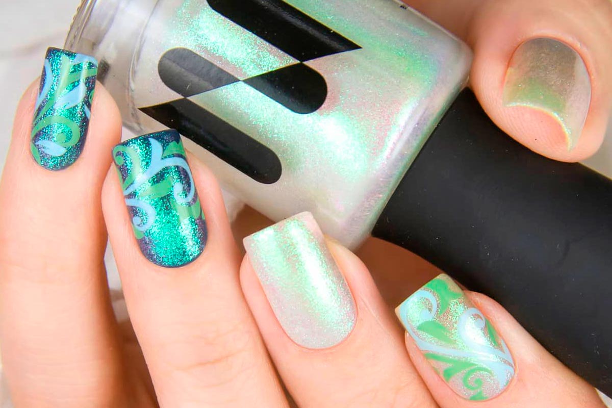 28 Fantastic Shimmer Nails That Will Steal Your Breath Away
