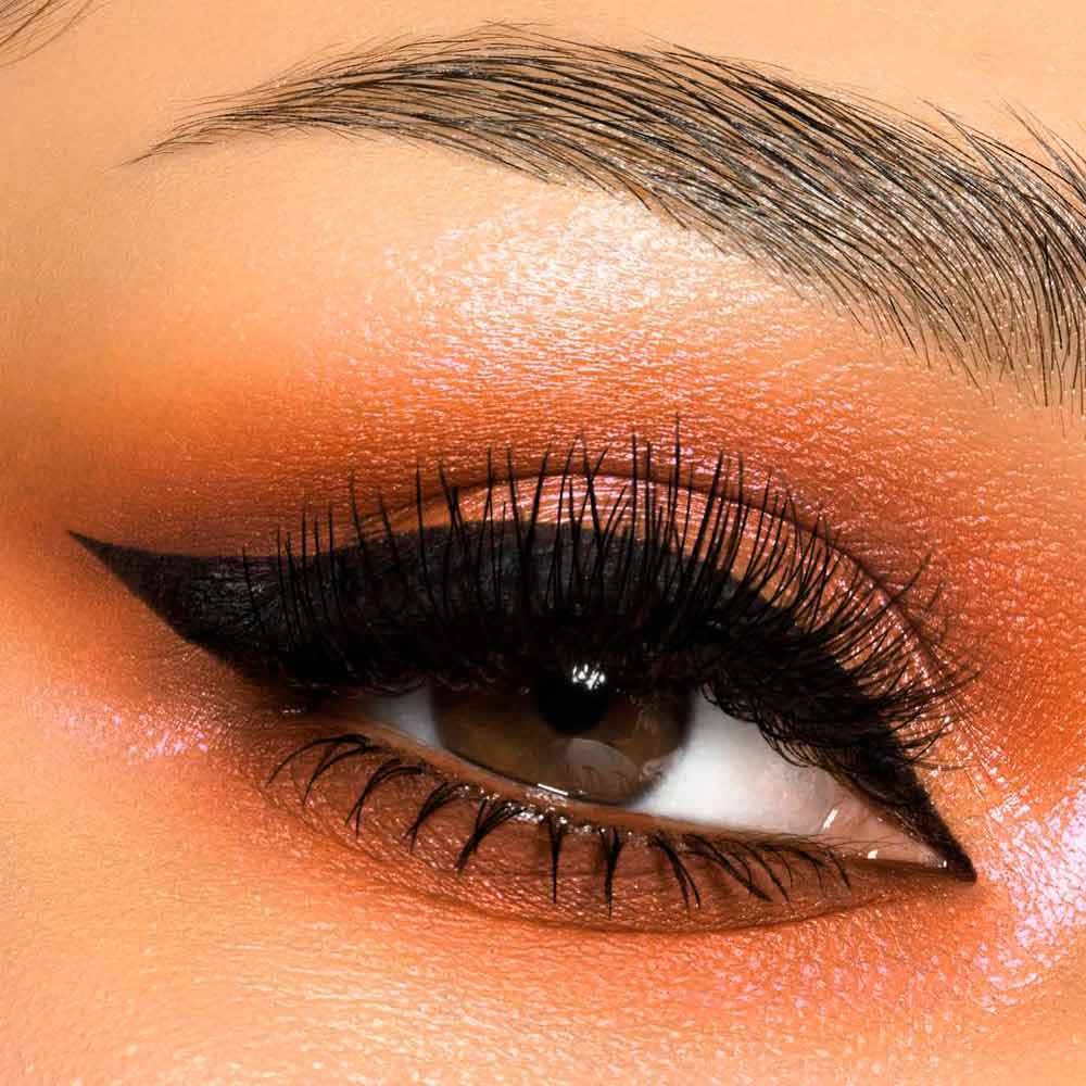 How to Do Winged Eyeliner Like A Pro?