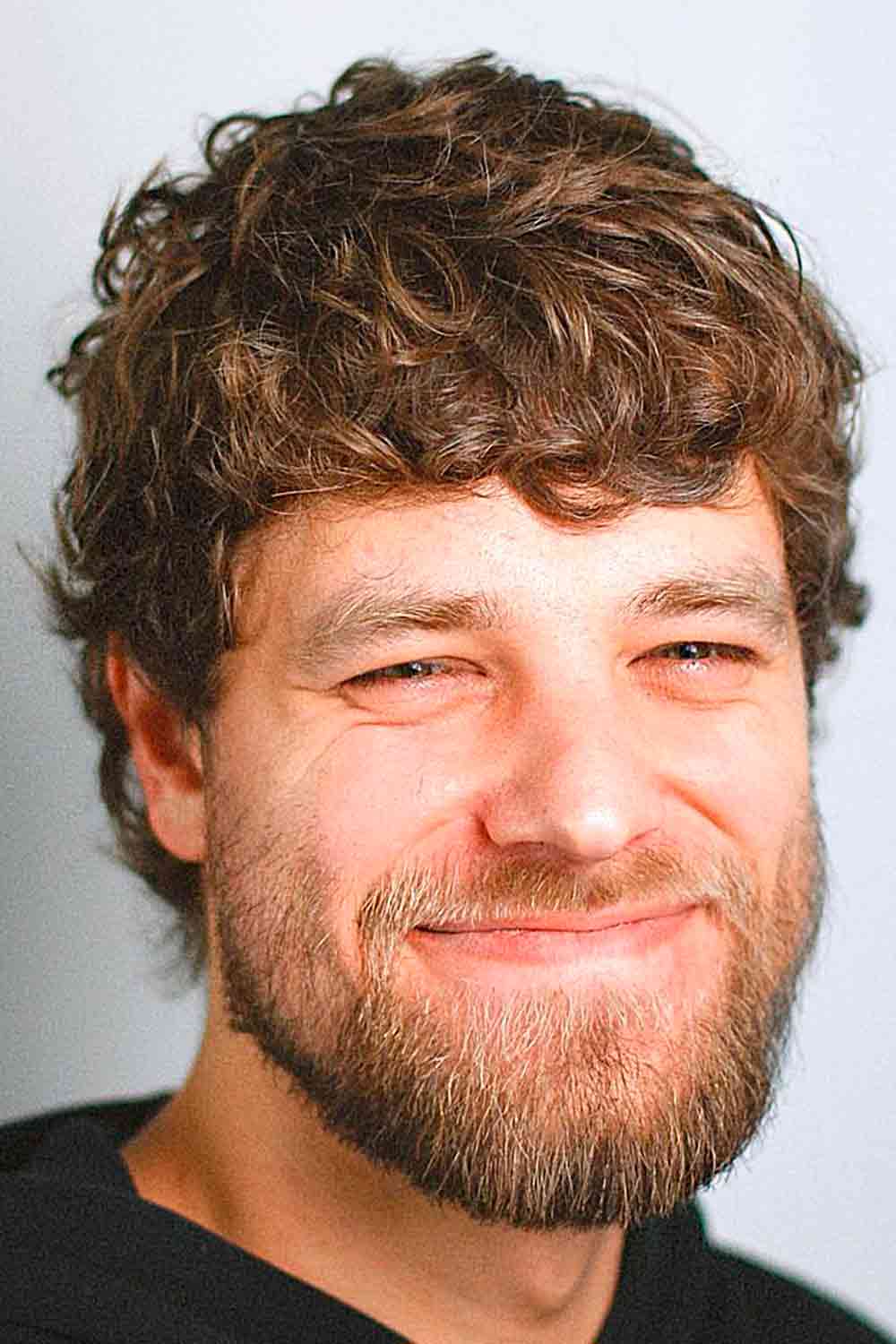 35 Timeless Hairstyles for Men with Curly Hair