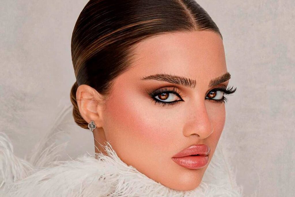 Almond Eyes Makeup Hacks & Looks