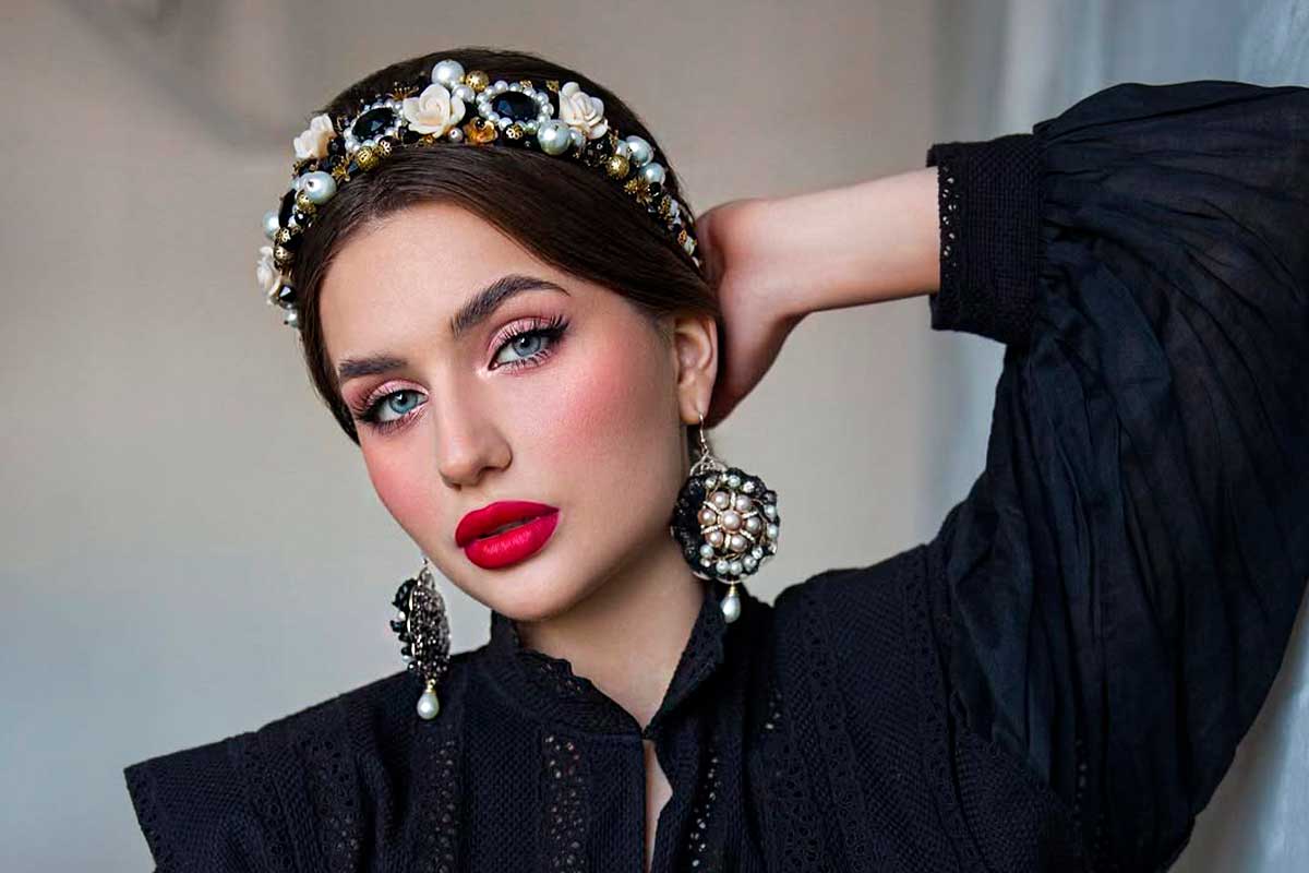 9 Best Winter Makeup Trends to Shine in the Cold