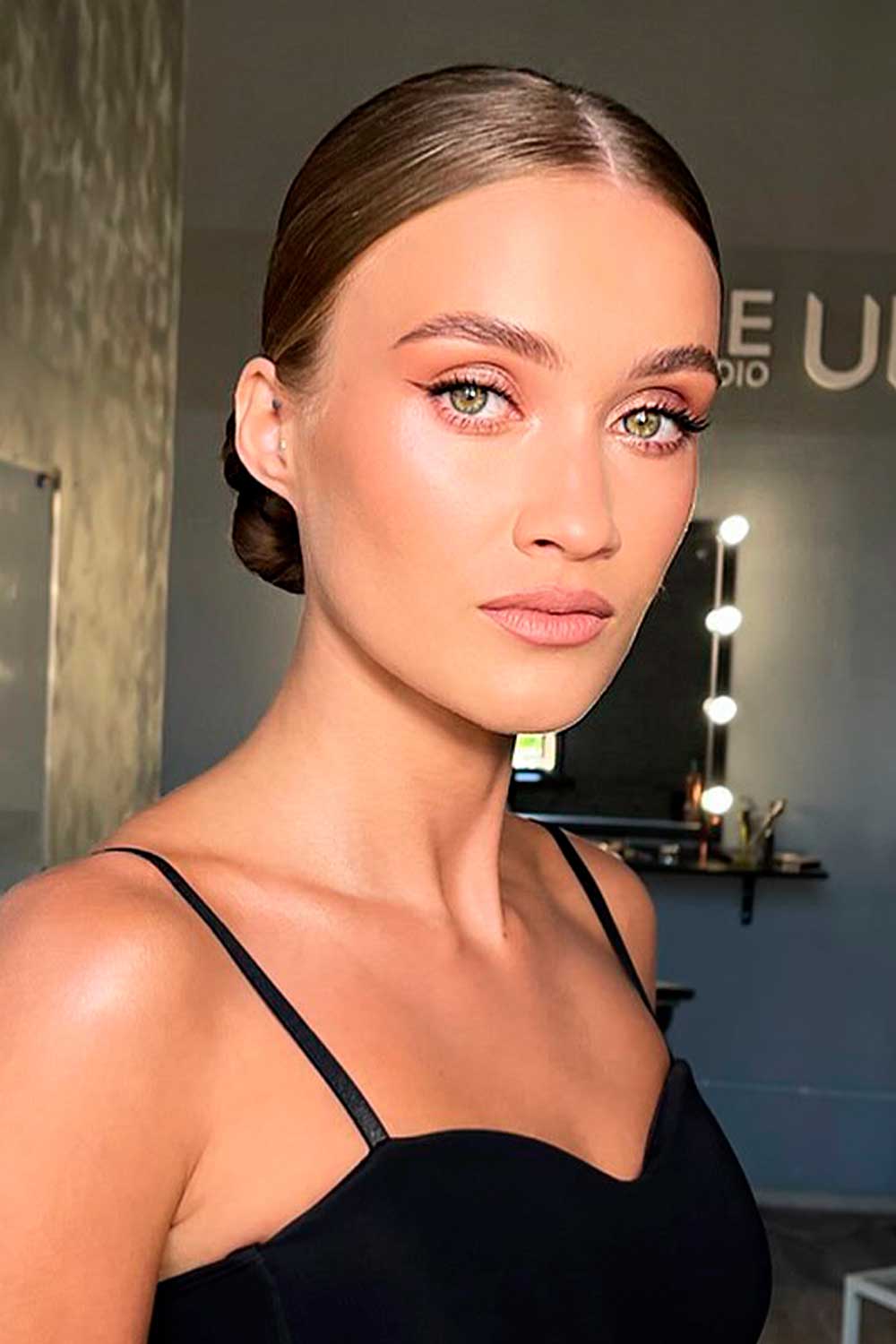 30 Pro-Approved Prom Makeup Ideas for Stunning Shine